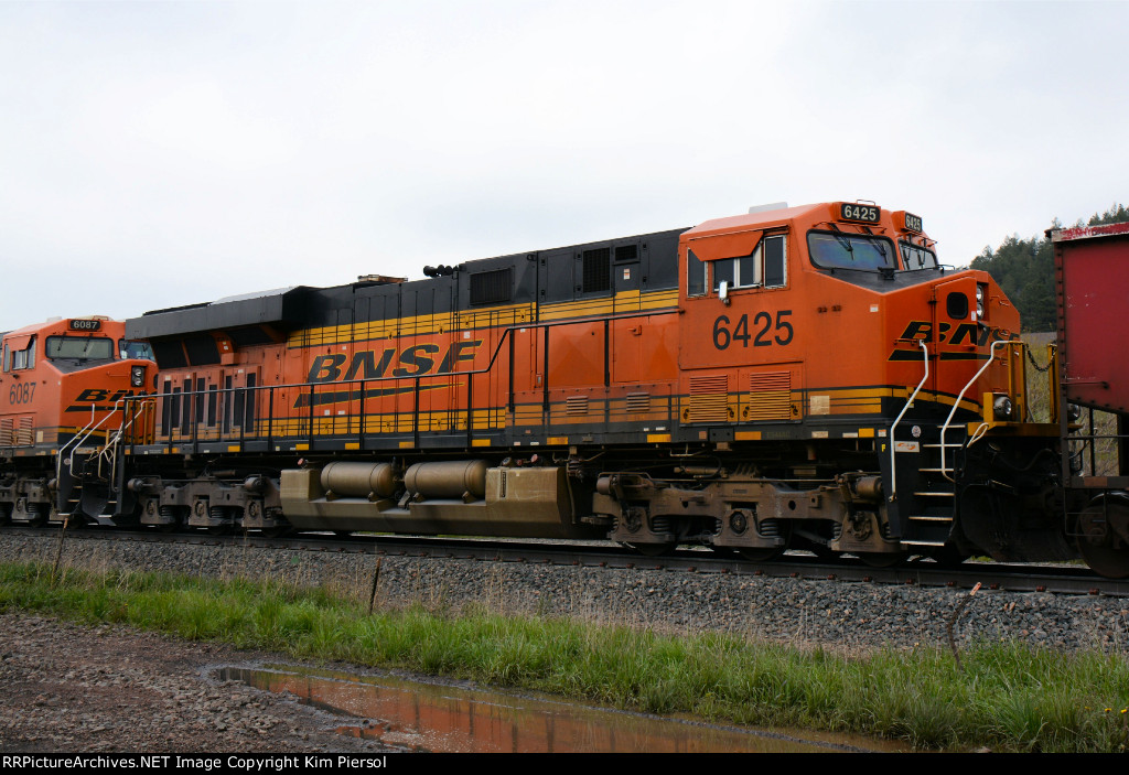 BNSF 6425 Pusher